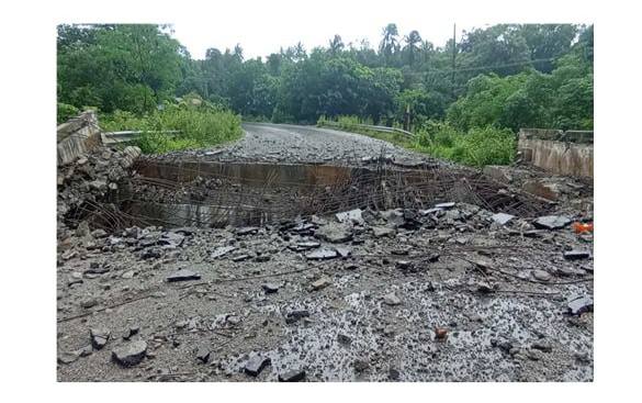 KNU/KNLA နှင့် PDF ပူးပေါင်းအဖွဲ့များ ပိတ်ဆို့ထားသည့် ကျုံဒိုး-ကော့ကရိတ် ပြည်ထောင်စုကားလမ်းမက ...