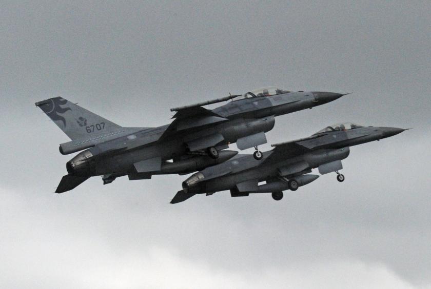 လေကြောင်းကာကွယ်ရေးဇုန်အတွင်းဝင်ရောက်လာသည့် တရုတ်လေယာဉ်များကိုသတိပေးရန် တိုက်လေယာဉ်များပျံတက